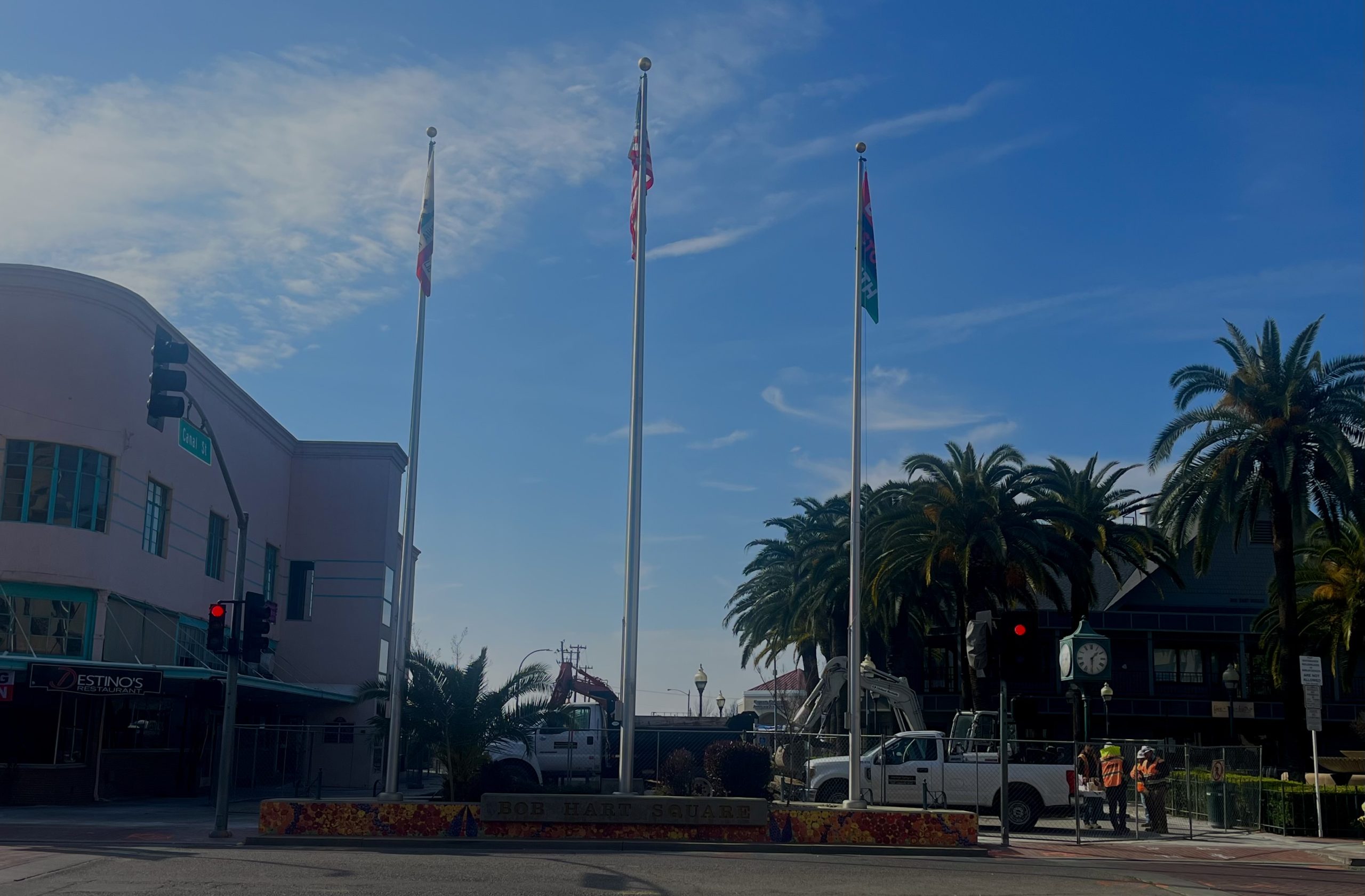 Merced re-examining its flag policy